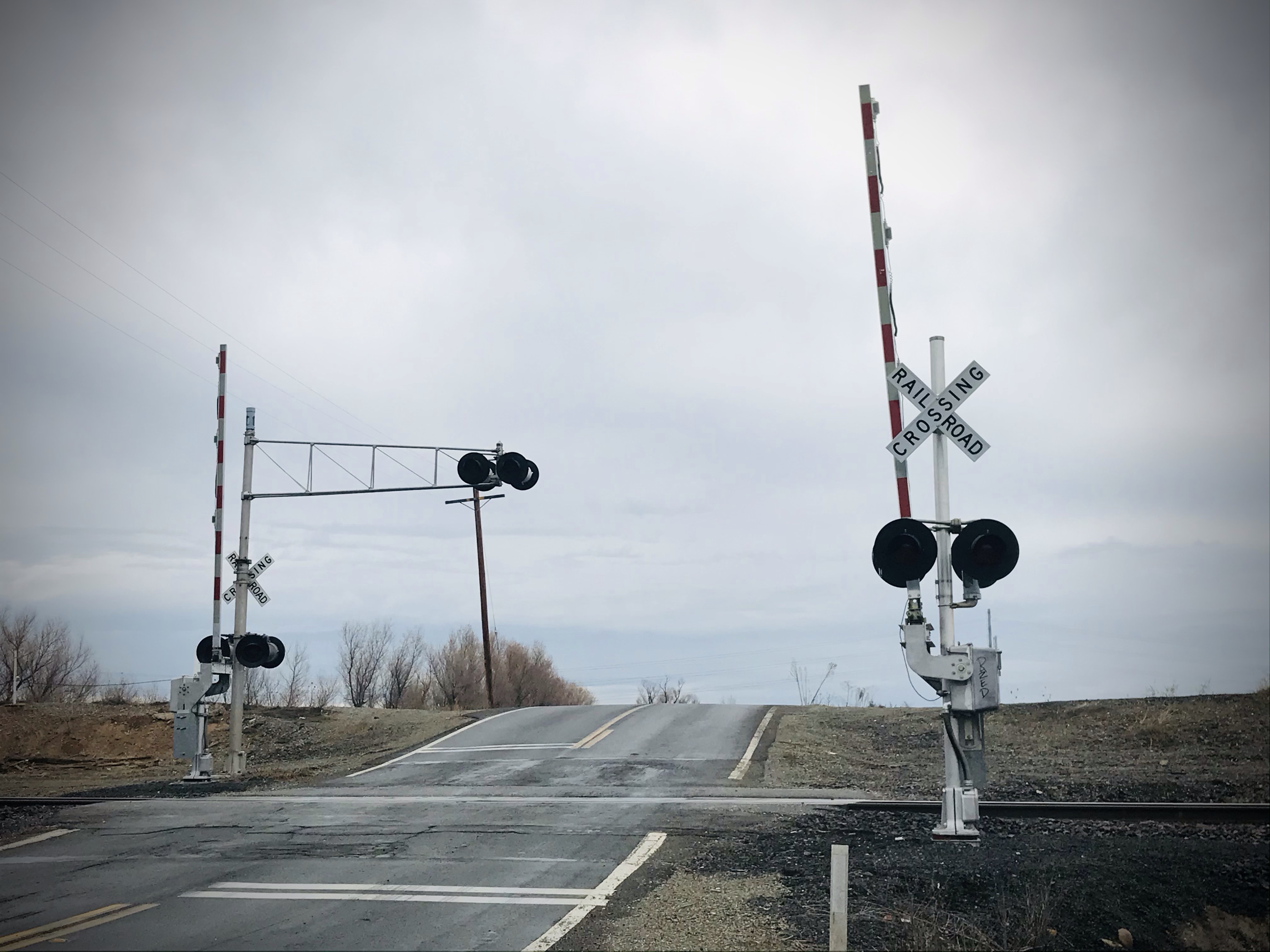 Railroad Grade Crossing – Corvid Sketcher