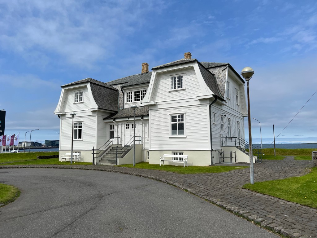 The House Full of History: Höfði House – Corvid Sketcher